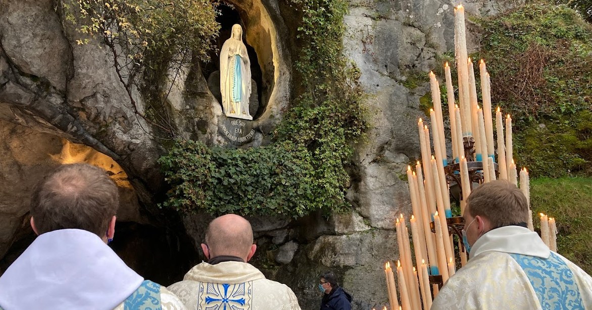 Vivre le Dimanche de la Joie avec Marie, Comblée-de-grâce – VOCATION FRANCISCAINE